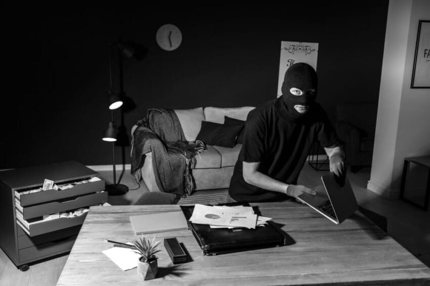 Wisconsin robbery, burglary, and property crime defense attorneys